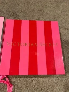 Victoria's Secret | Bags | Victorias Secret Hot Pink And Light Pink ...